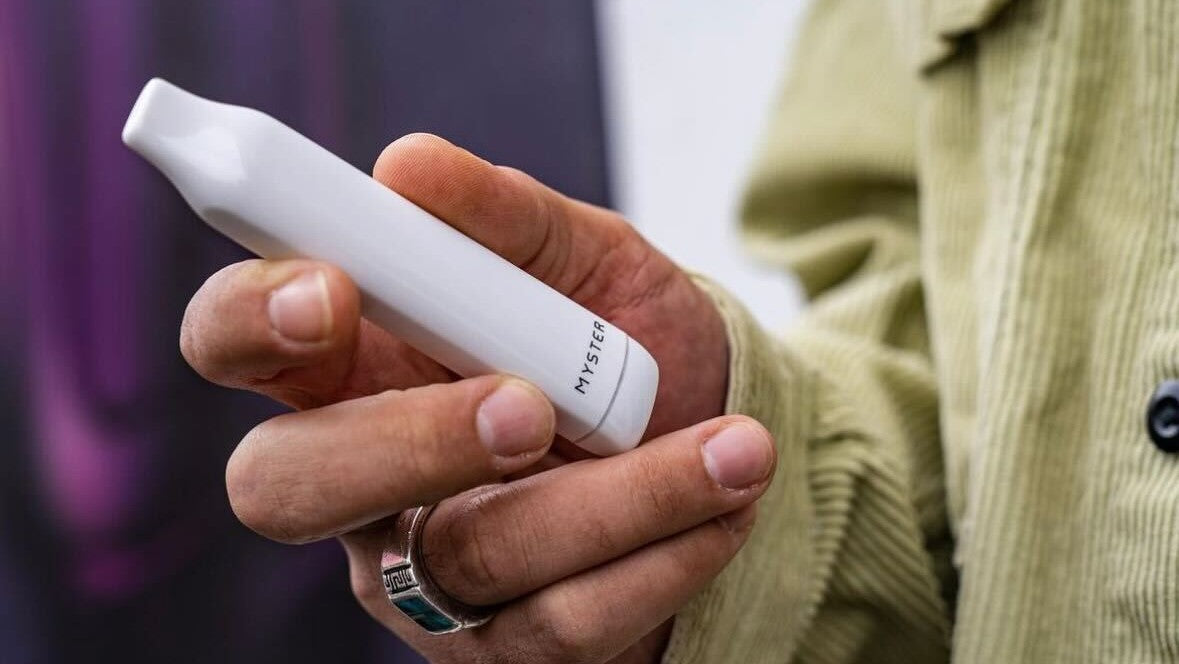 Guide to CBD Vaping: Safety, Side Effects, And More – Myster